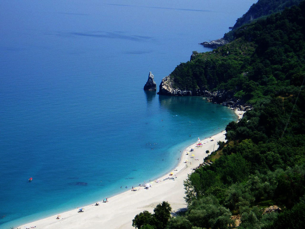 Agioi Saranta beach | Magnesia